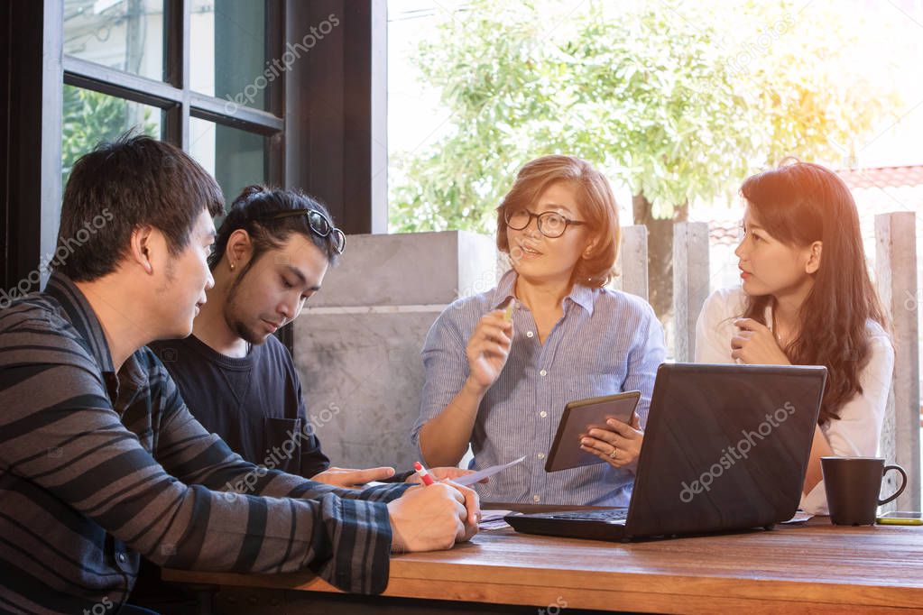 equipo de reuni n independiente para la soluci n de trabajo en la oficina en casa 2024