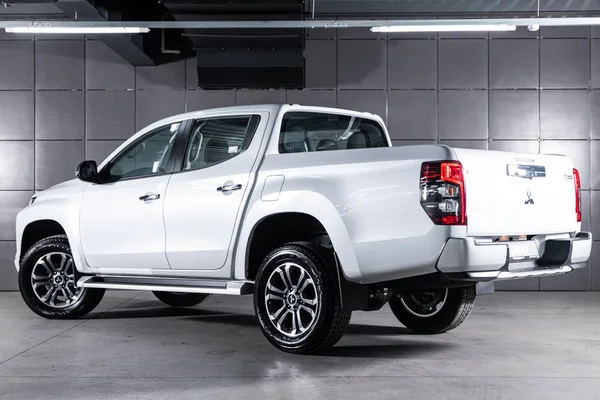 Mitsubishi l200 Stock Photos, Royalty Free Mitsubishi l200 Images ...