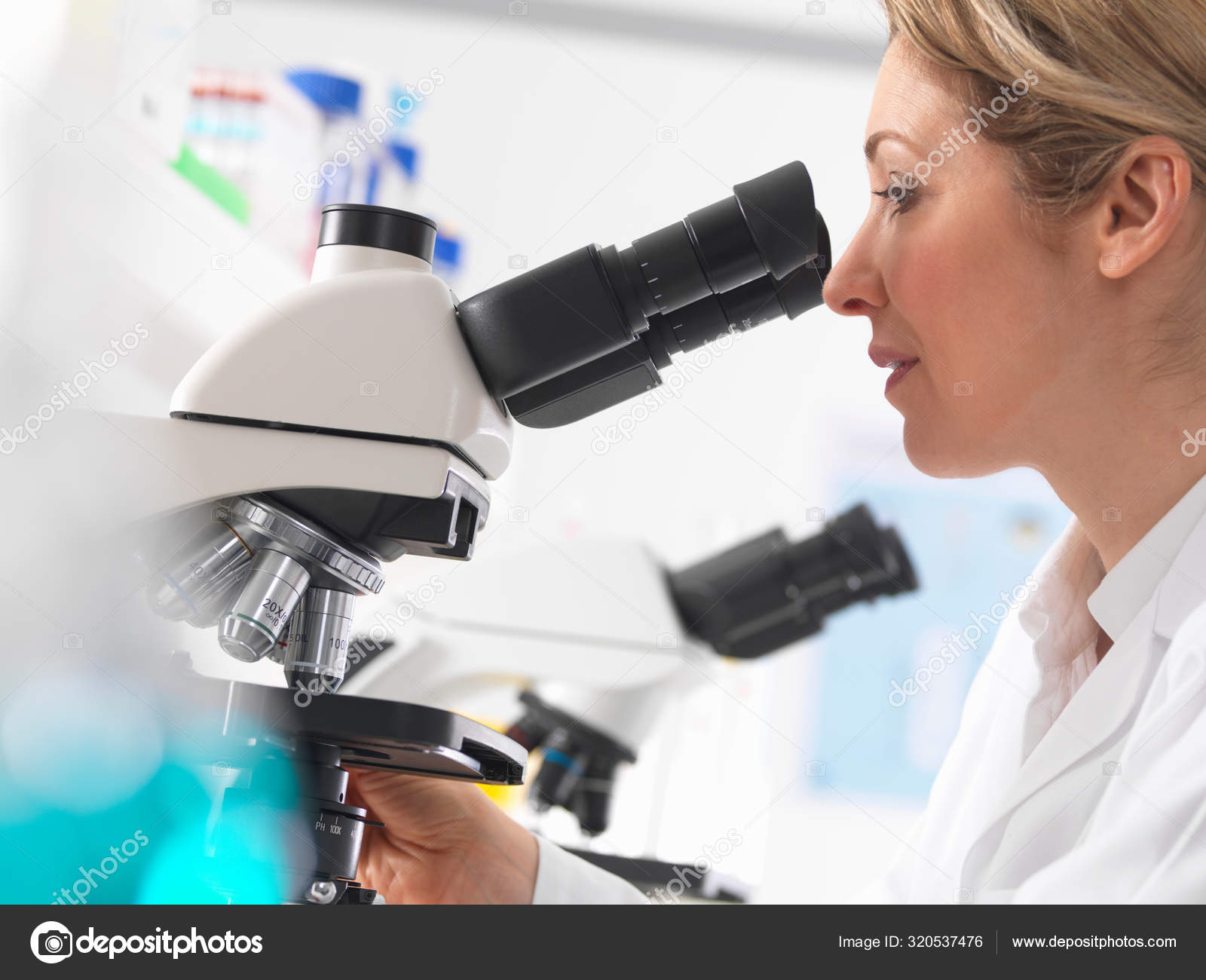 Female Microbiologist Viewing Specimen Microscope Lab — Stock Photo ...