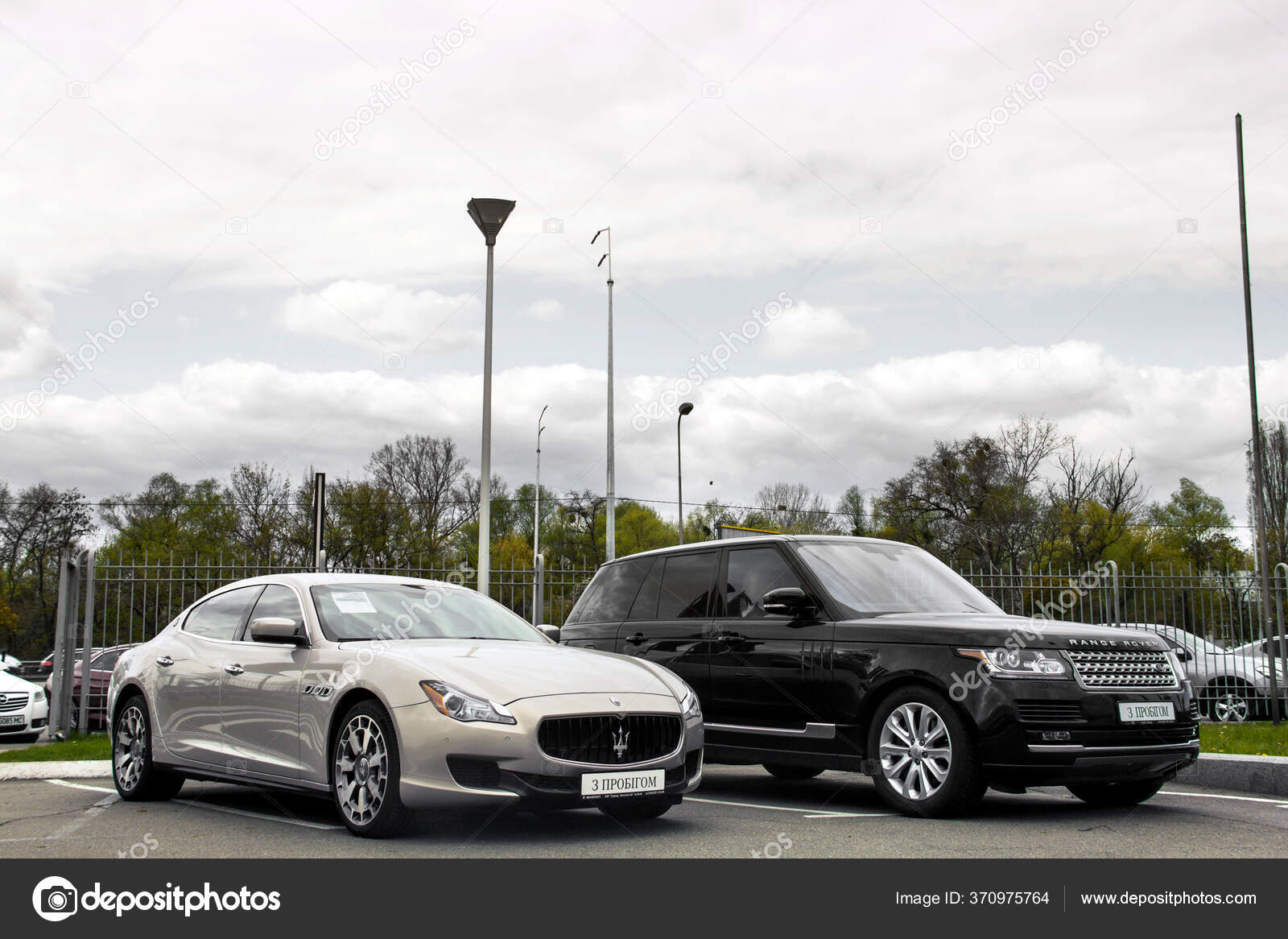 Kiev Ukraine April 2020 Luxury Car Maserati Quattroport Range Rover ...