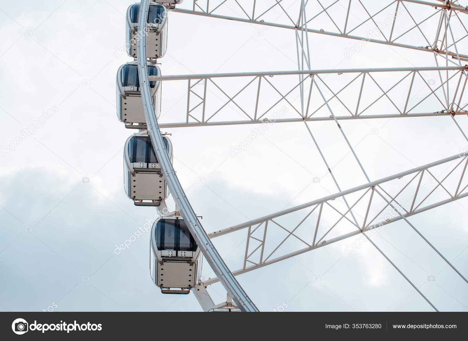 Fairground Ferris Wheel Liverpool — Stock Photo © Iren_Miller #353763280 Fairground Ferris Wheel Liverpool — Stock Photo © Iren_Miller #353763280