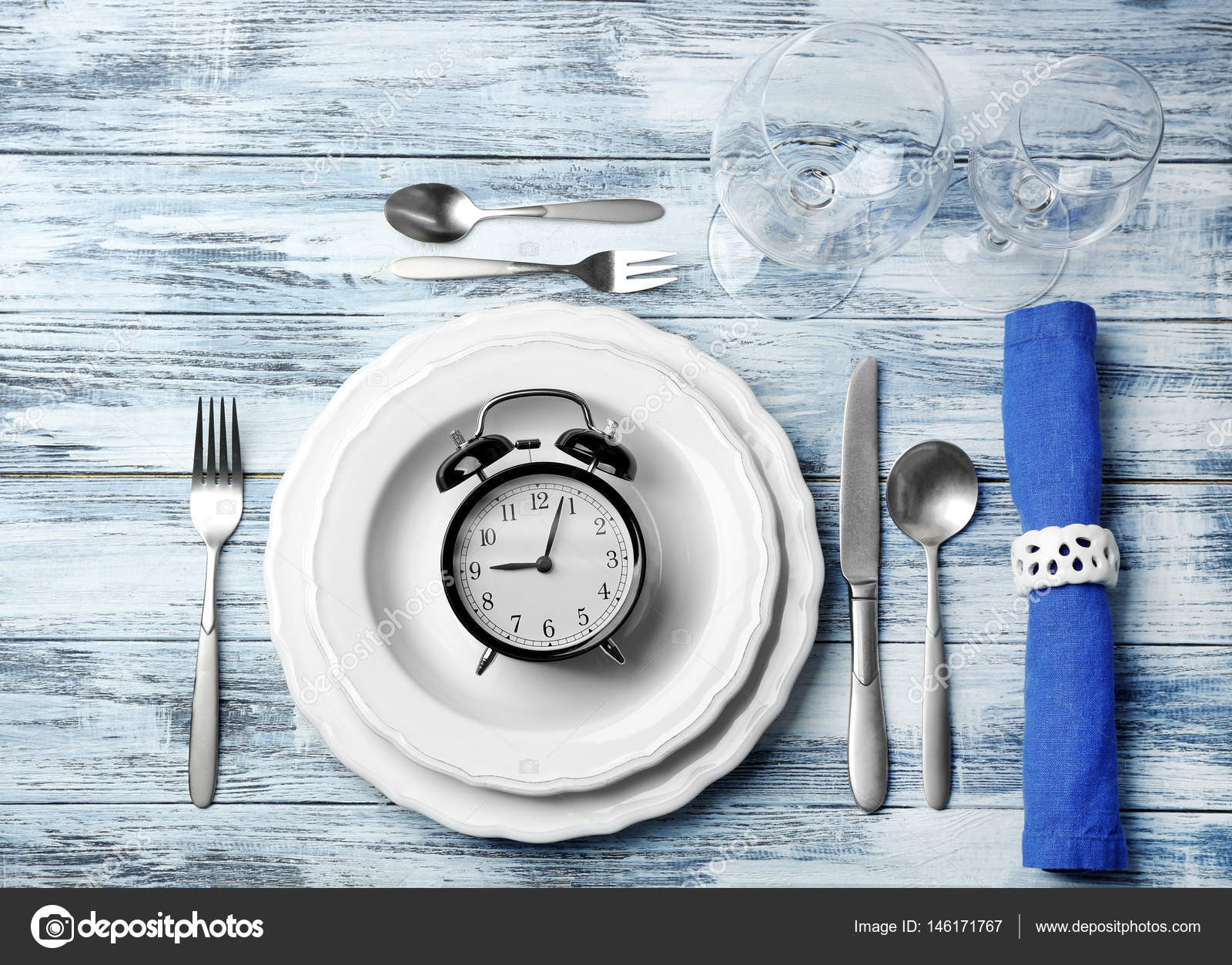 Alarm clock in empty plate — Stock Photo © belchonock #146171767 Alarm clock in empty plate — Stock Photo © belchonock #146171767
