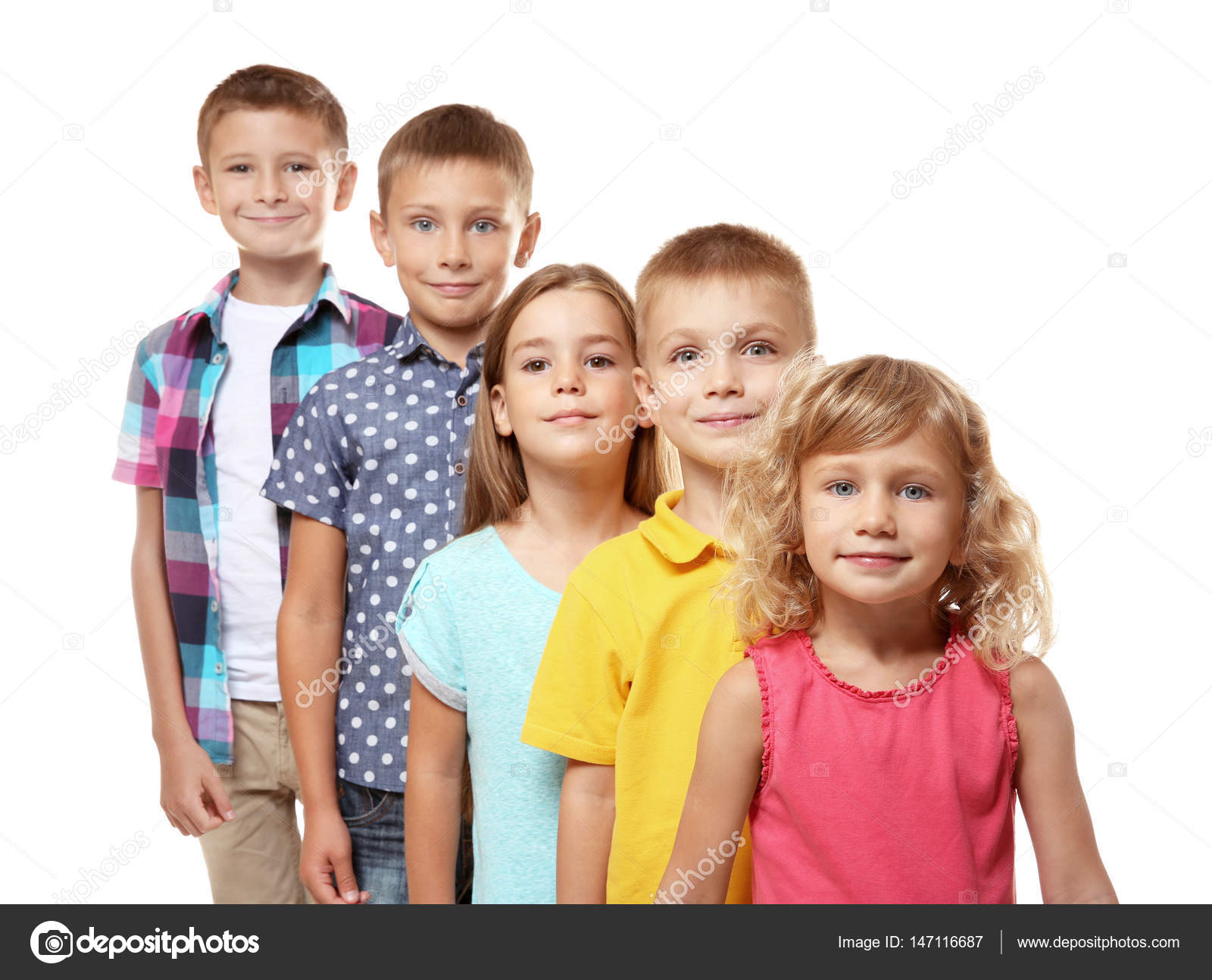 Kinderen Staan Op Een Rij Kinderen Wassen Handen In De Badkamer.