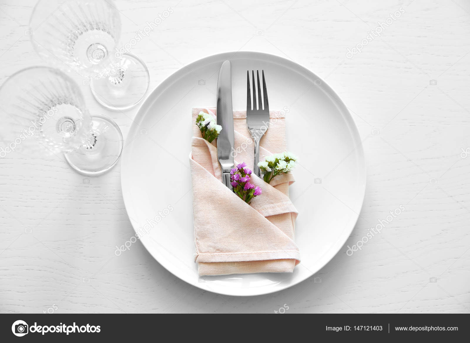Elegant Table setting Stock Photo by ©belchonock 147121403