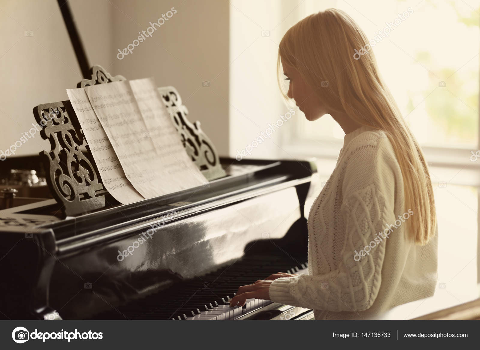 Girl With Piano Photography