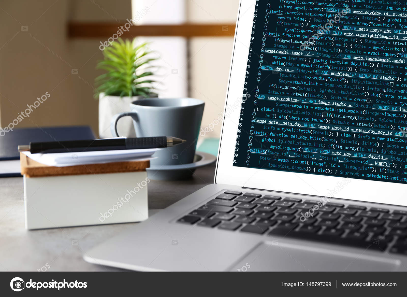 Portátil del programador con código de script — Foto de stock ...
