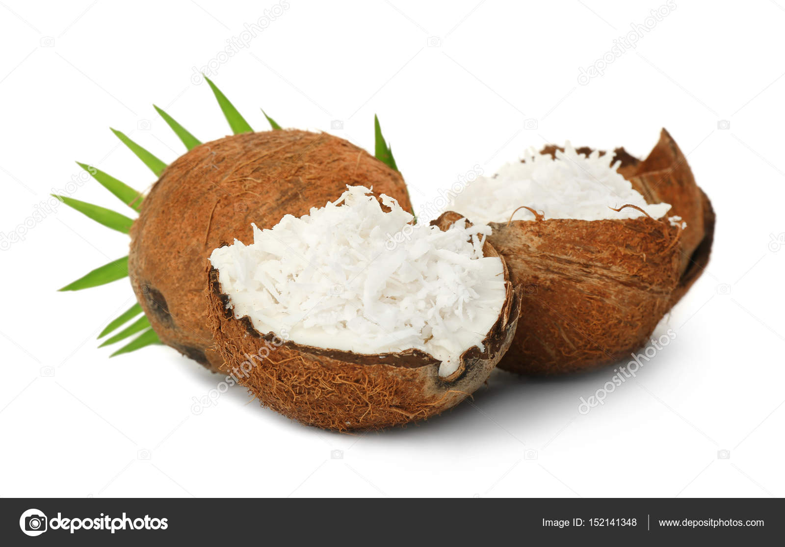 Grated coconut in shell — Stock Photo © belchonock #152141348