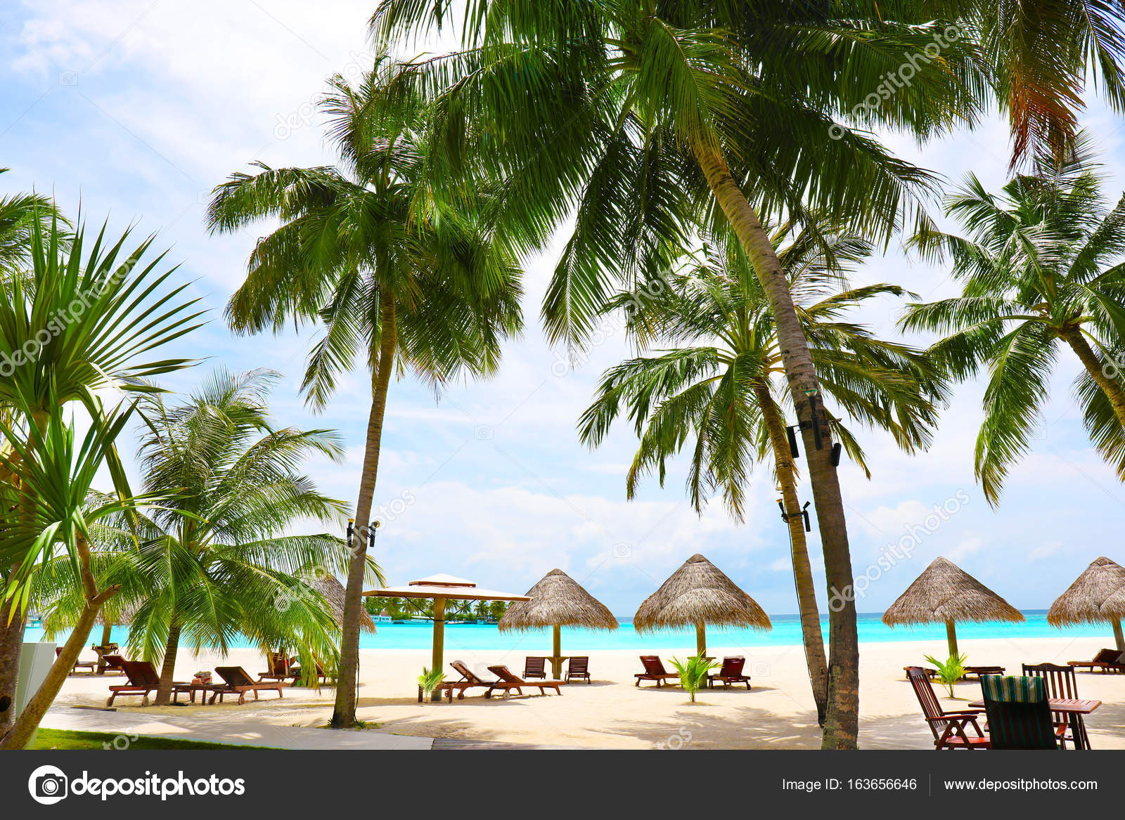 Beautiful sandy sea beach Stock Photo by ©belchonock 163656646