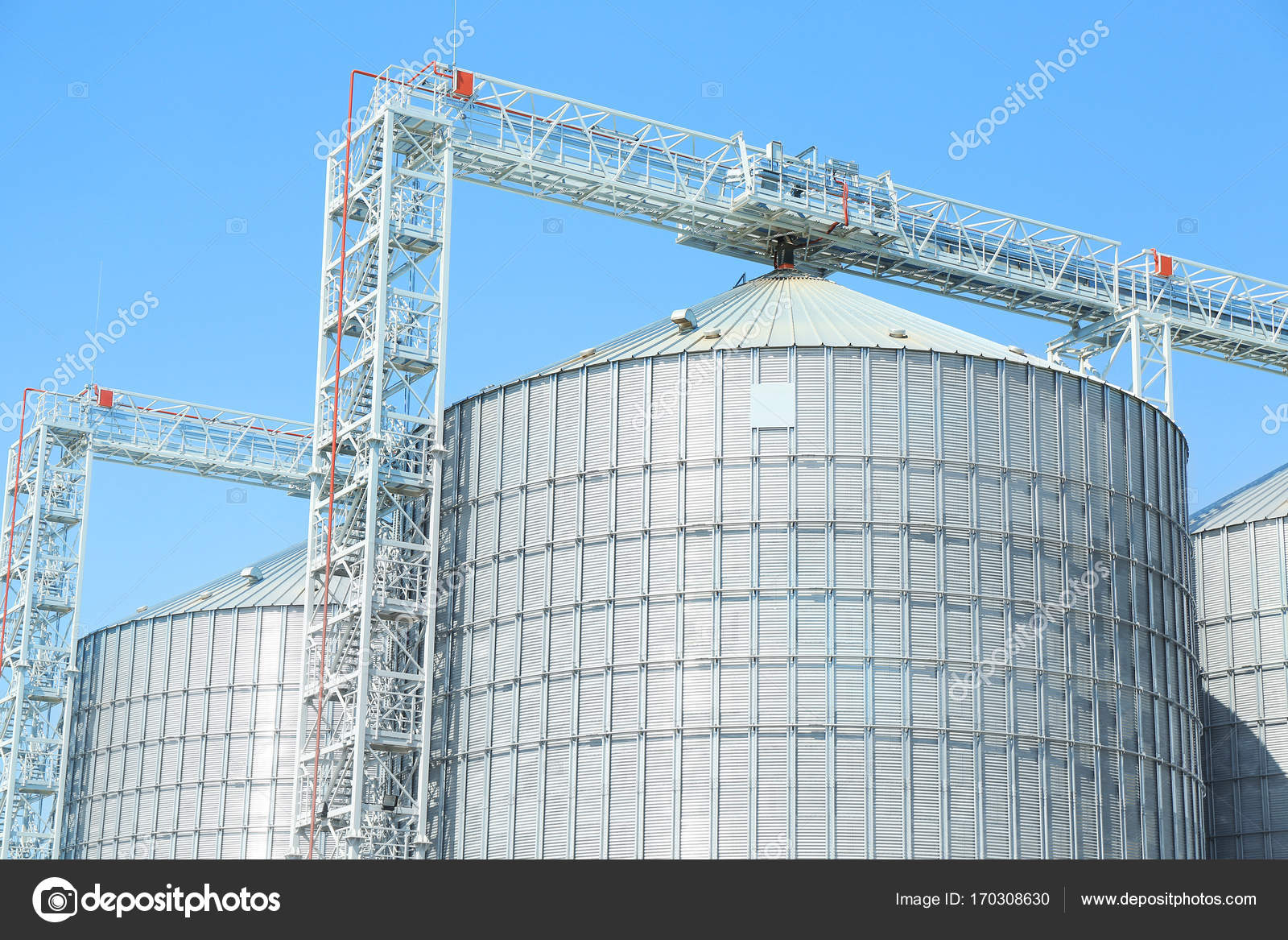 Modern grain elevator Stock Photo by ©belchonock 170308630