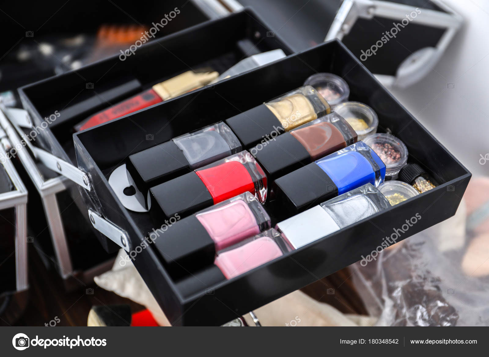 Polish Makeup Artist | Saubhaya Makeup