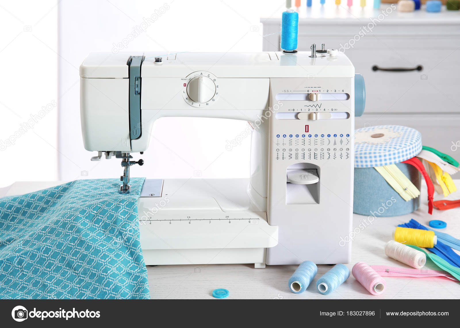 Sewing Machine Fabric Threads Table — Stock Photo © belchonock #183027896