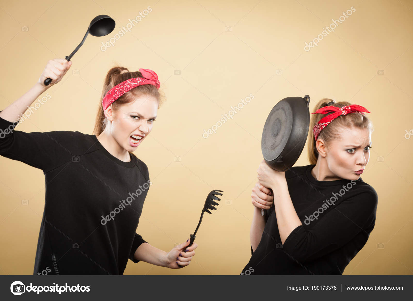 Kitchen fight between retro girls. — Stock Photo © Anetlanda #190173376
