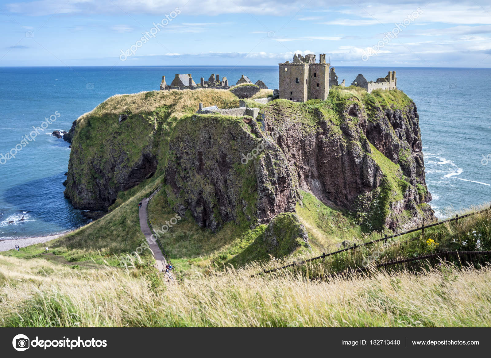 Dunnottar castle ruins - Stonehaven - Scotland Stock Photo by ©Lukassek ...