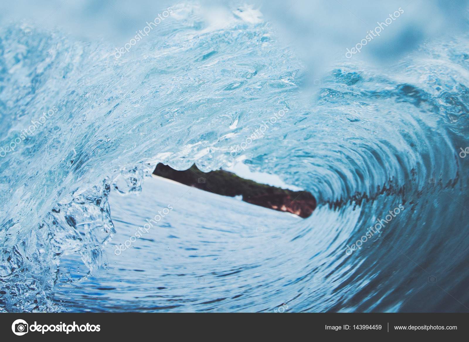 Breaking surfing ocean wave — Stock Photo © alexzhilkin #143994459