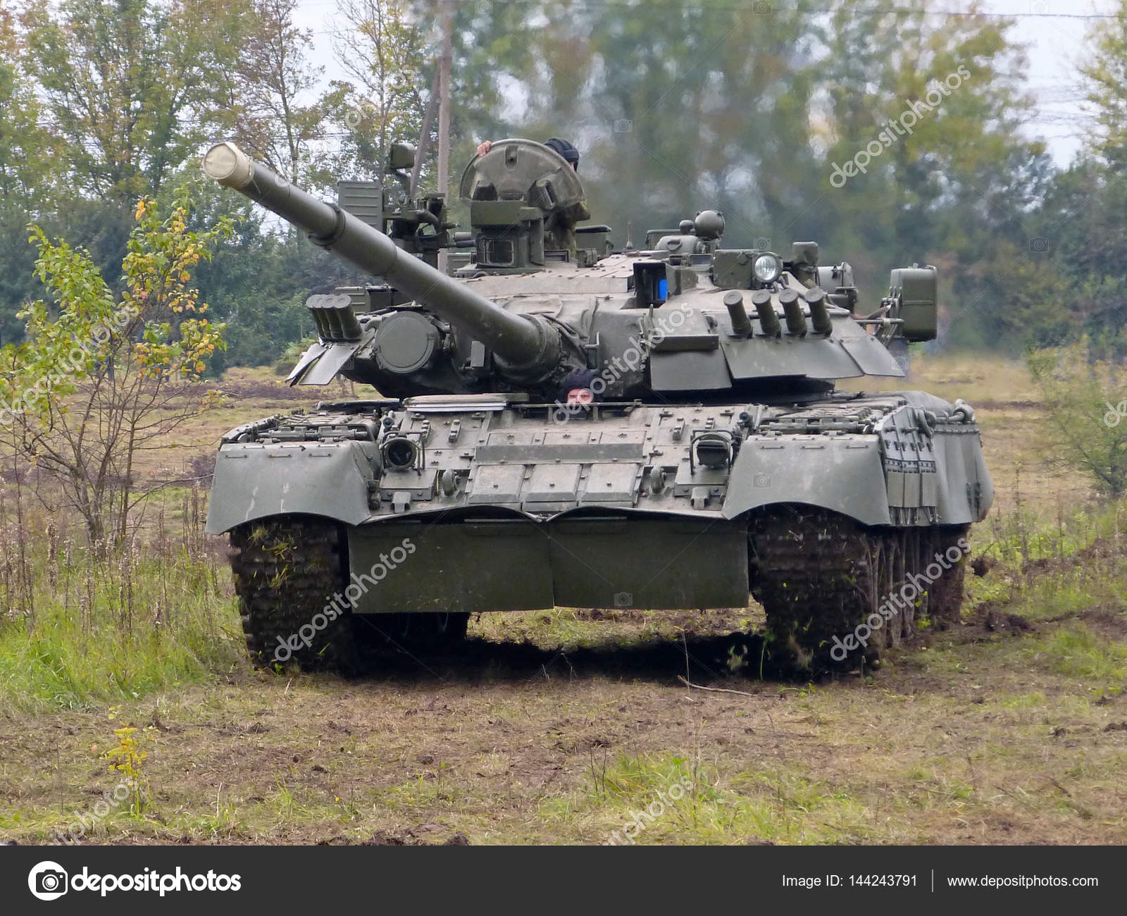 Russian main battle tank Stock Photo by ©olegs133 144243791