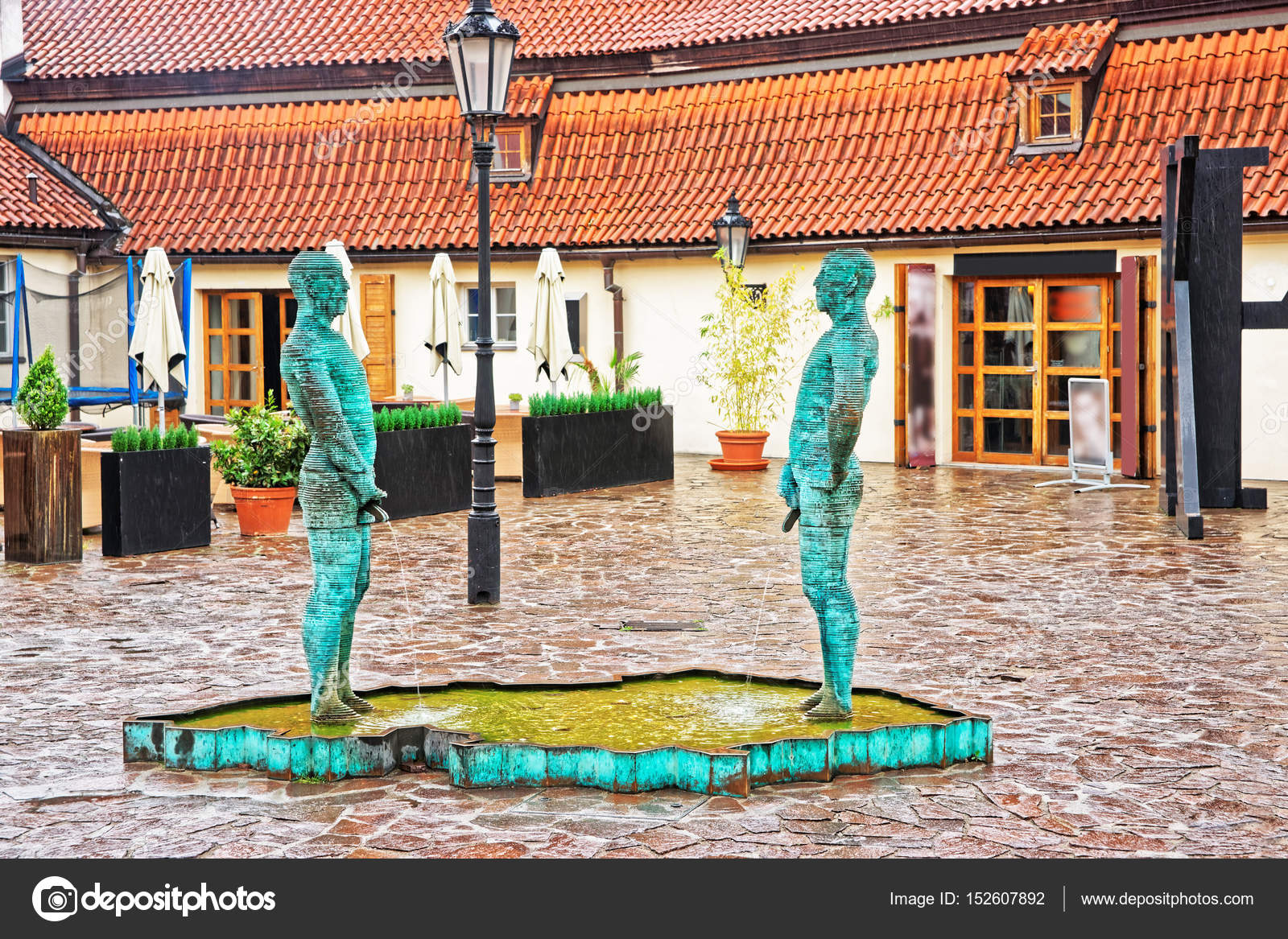 Peeing statues in Kafka Museum in Prague – Stock Editorial Photo ...