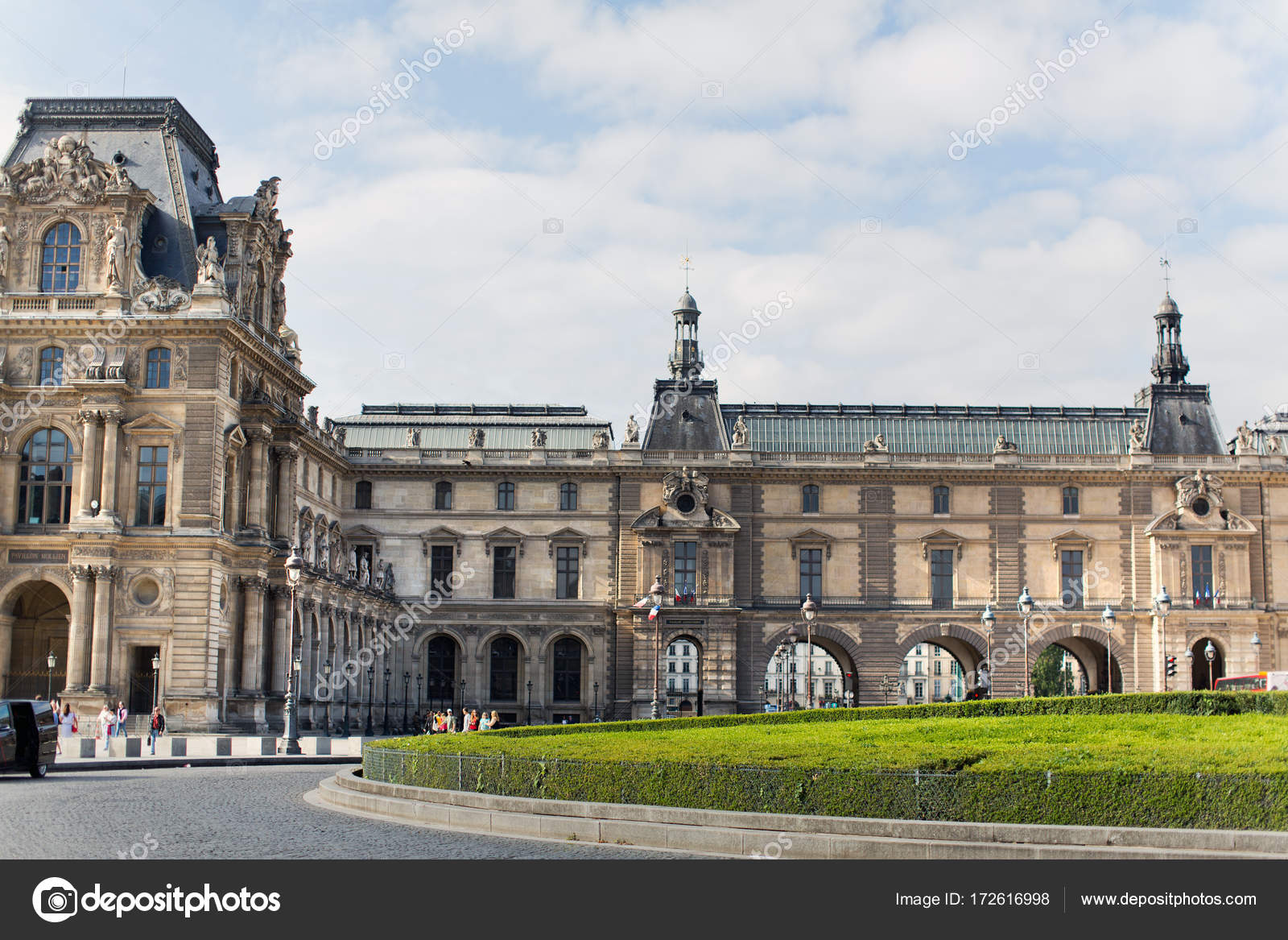 Louvre Exterior