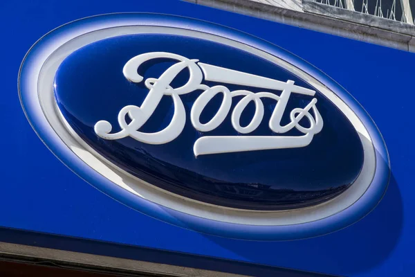 Boots pharmacy – Stock Editorial Photo © michaelpuche #59111421