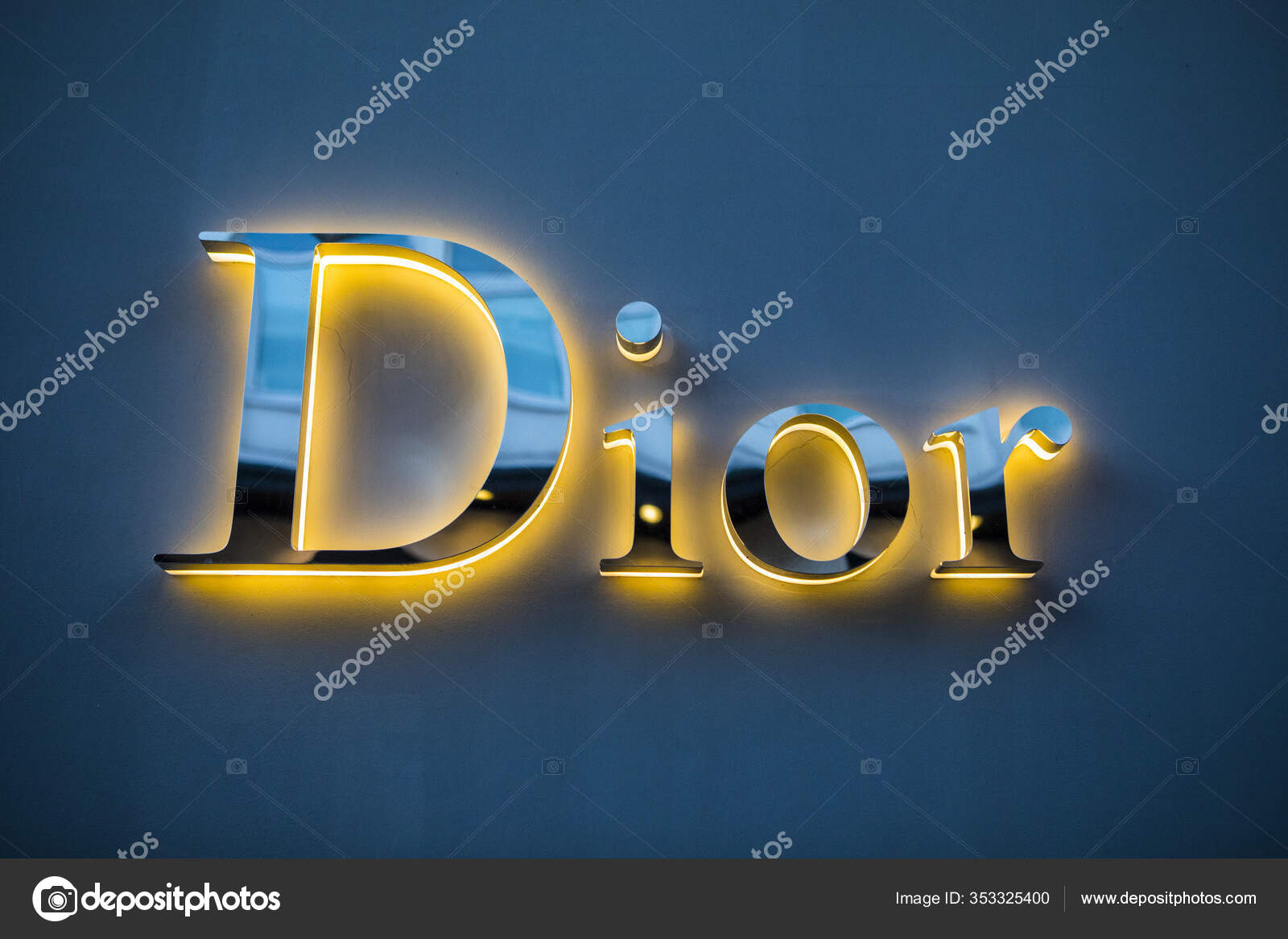 Dior Logo