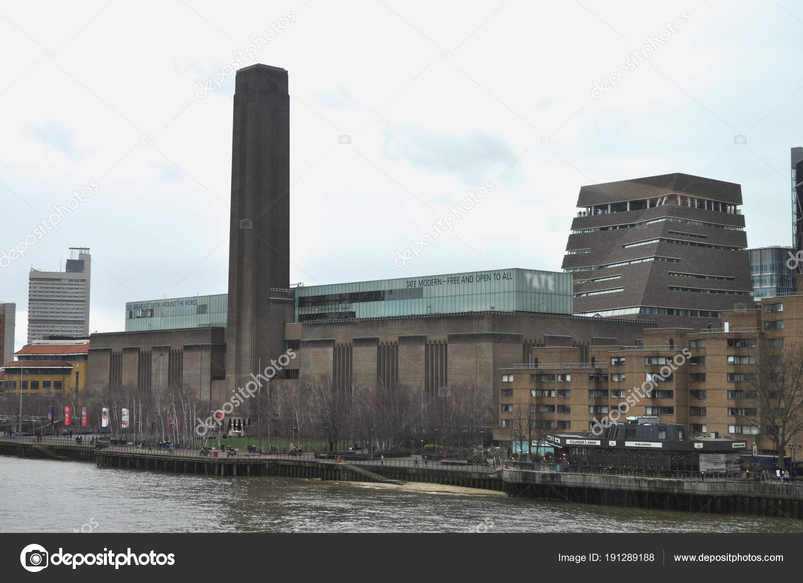 Tate Modern in London — Stock Editorial Photo © scrisman #191289188