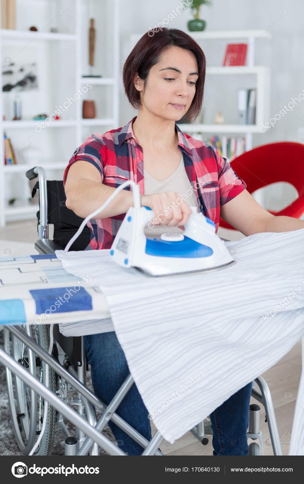Orang cacat harus melakukan pekerjaan rumah tangganya sendiri — Foto ...
