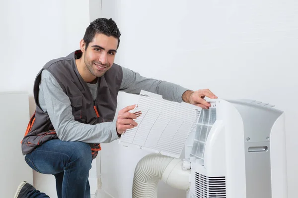Ac worker Stock Photos, Royalty Free Ac worker Images | Depositphotos