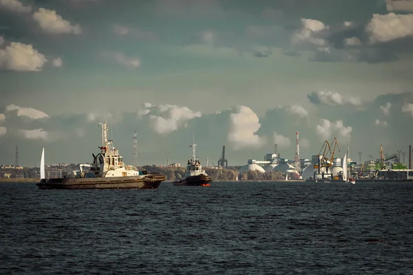 Port pollution Stock Photos, Royalty Free Port pollution Images ...