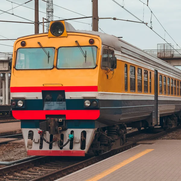 Yellow Blue Train Holland Railway Station — Stock Photo © YAYImages ...
