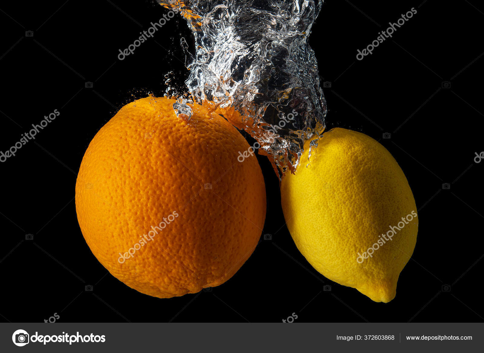 Naranja Entera Fresca Limón Salpicaduras Agua Aisladas Sobre Fondo ...