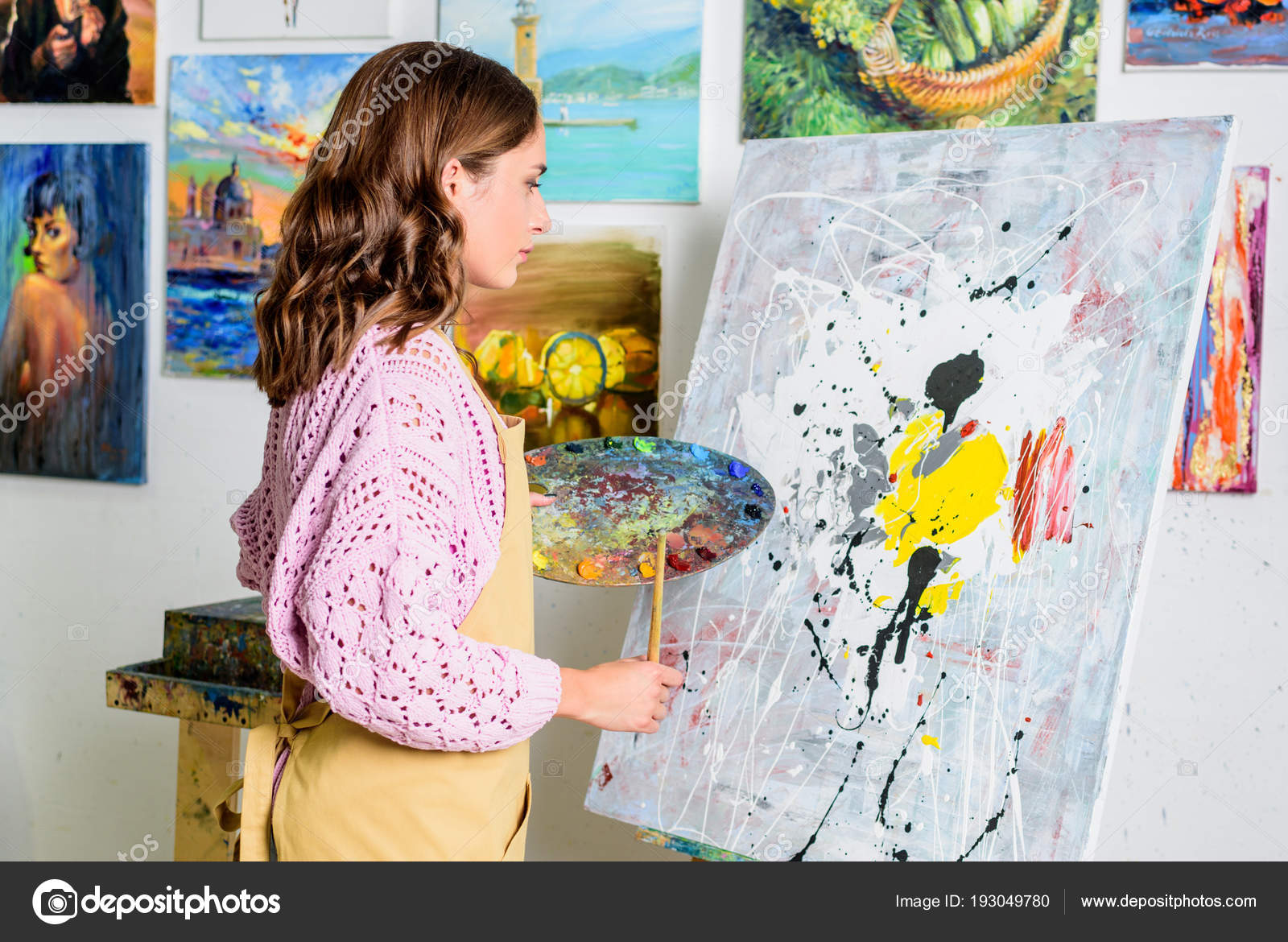 Side View Beautiful Female Artist Looking Canvas Workshop — Stock Photo ...