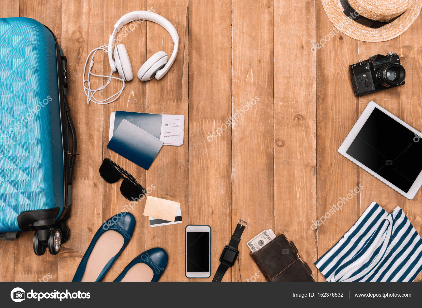 Travel things set composition — Stock Photo © DimaBaranow #152376532