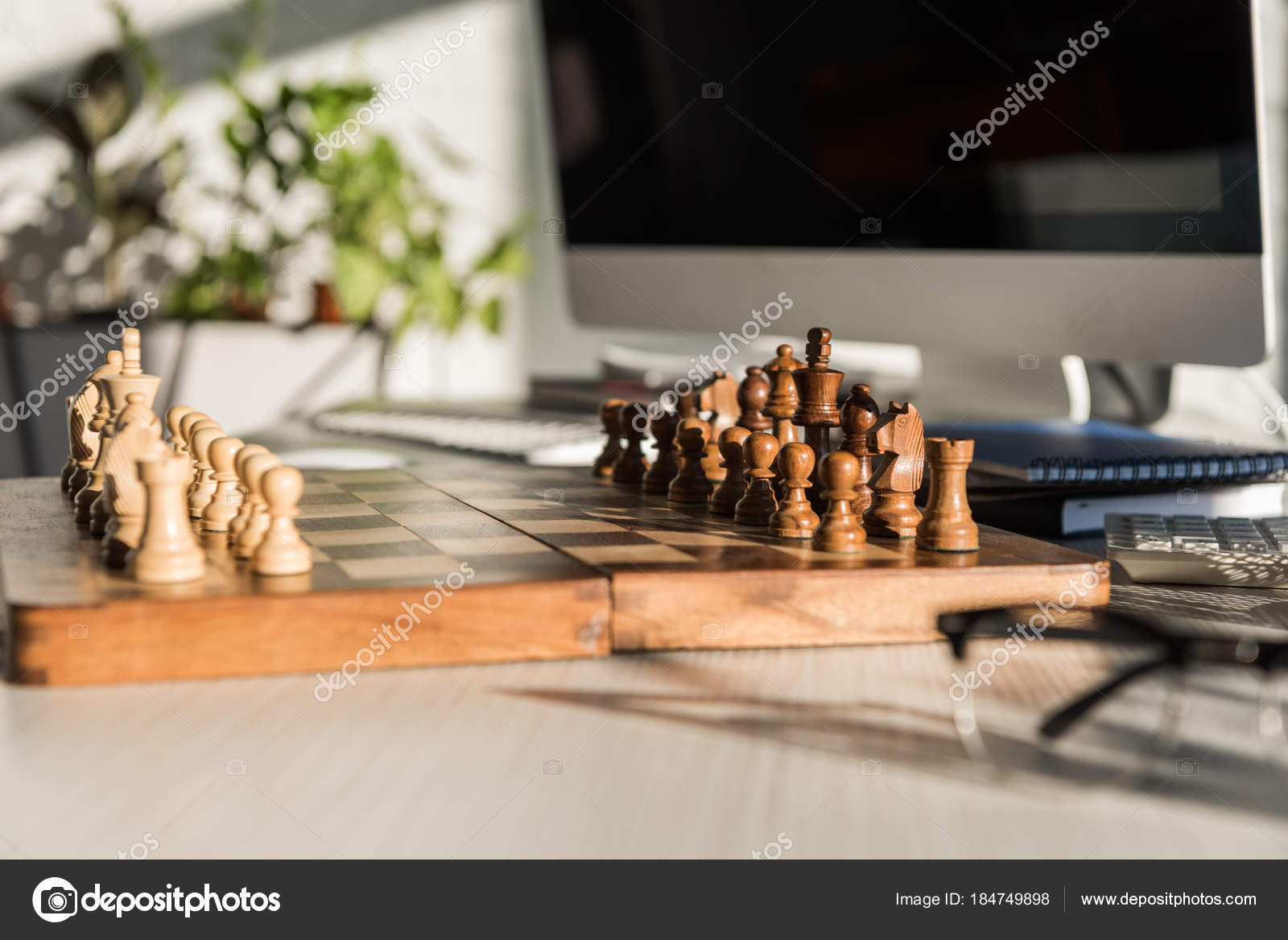 Close Shot Chess Board Office Work Desk — Stock Photo © AlexLipa #184749898