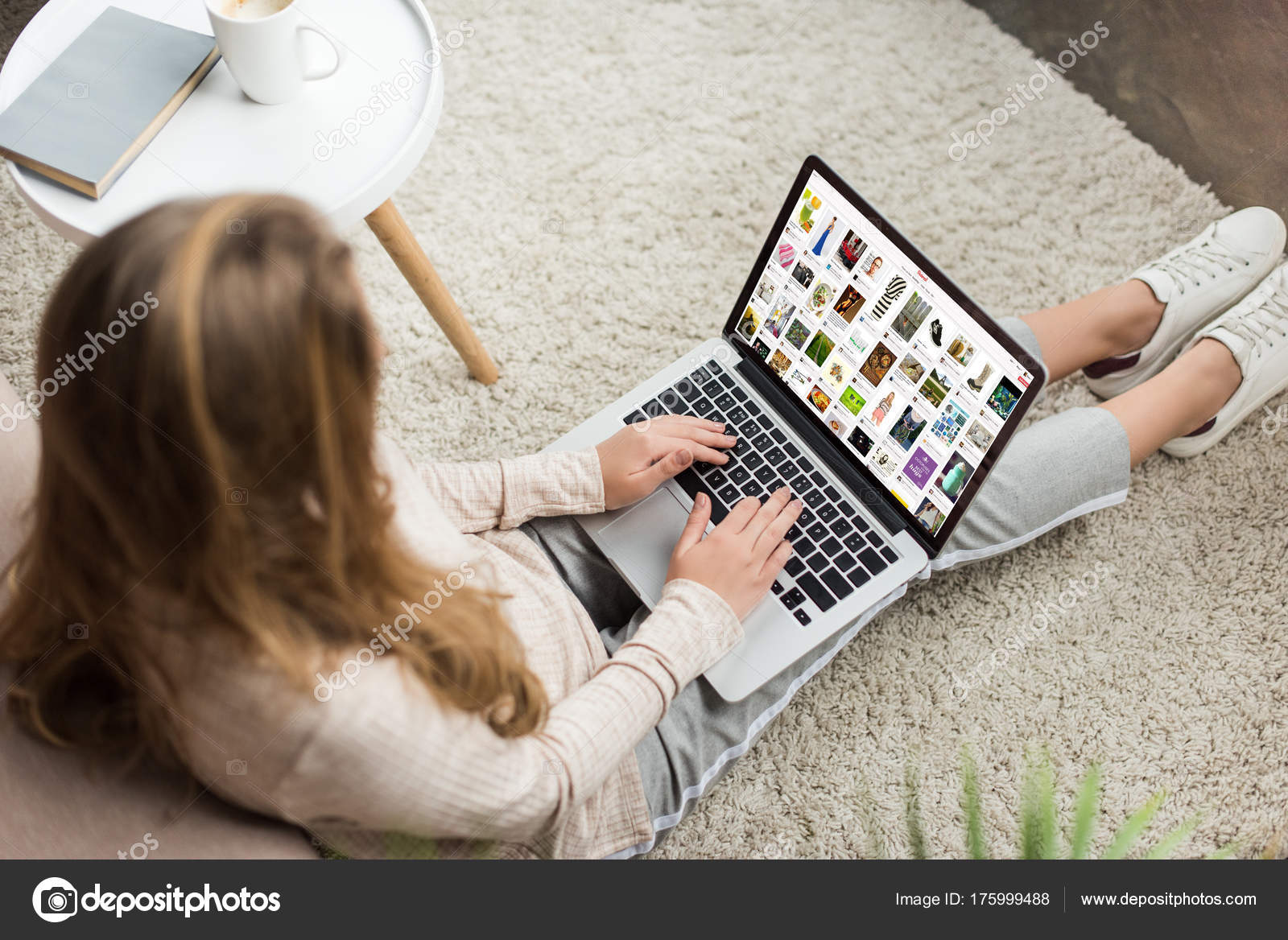 High Angle View Woman Home Sitting Floor Using Laptop Pinterest — Stock ...