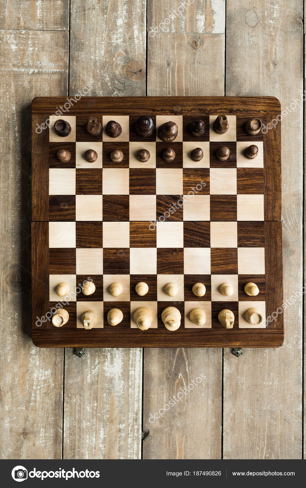 Top View Chess Board Chess Pieces Set New Game Wooden Stock Photo by ©Y ...