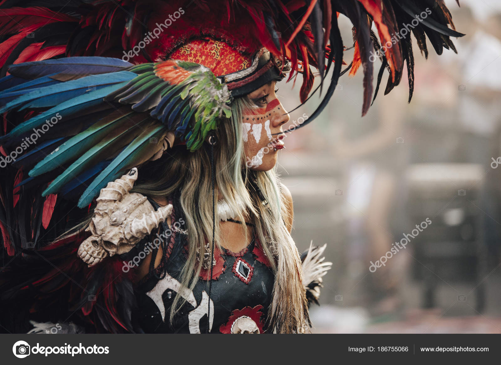 Aztec dances, Mexico City – Stock Editorial Photo © erlucho #186755066