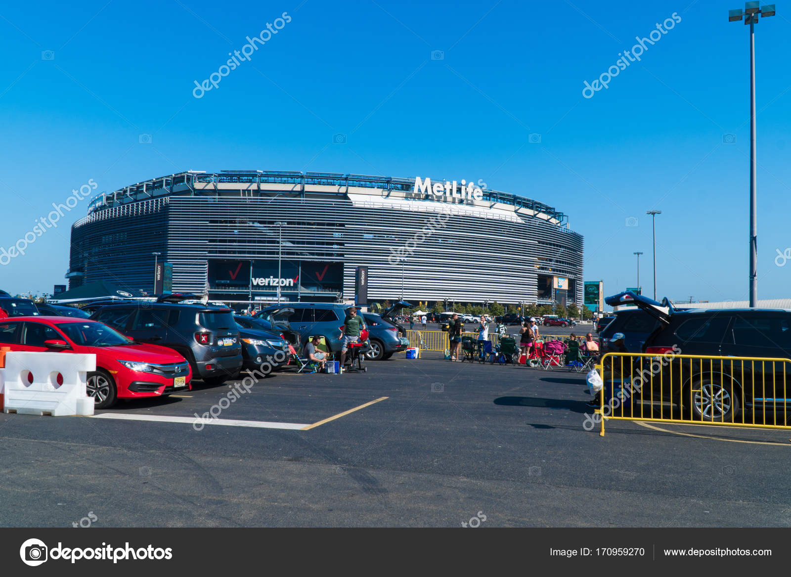 Metlife Stadium exterior day photo during parking lot tailgate before ...