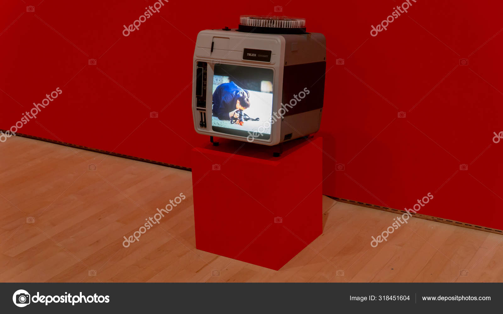 Telex 35mm slide projector with screen in San Francisco Museum of ...