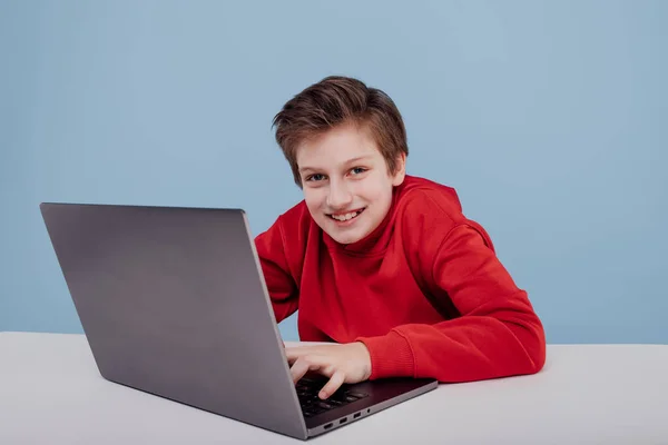 A boy with laptop png Stock Photos, Royalty Free A boy with laptop png ...