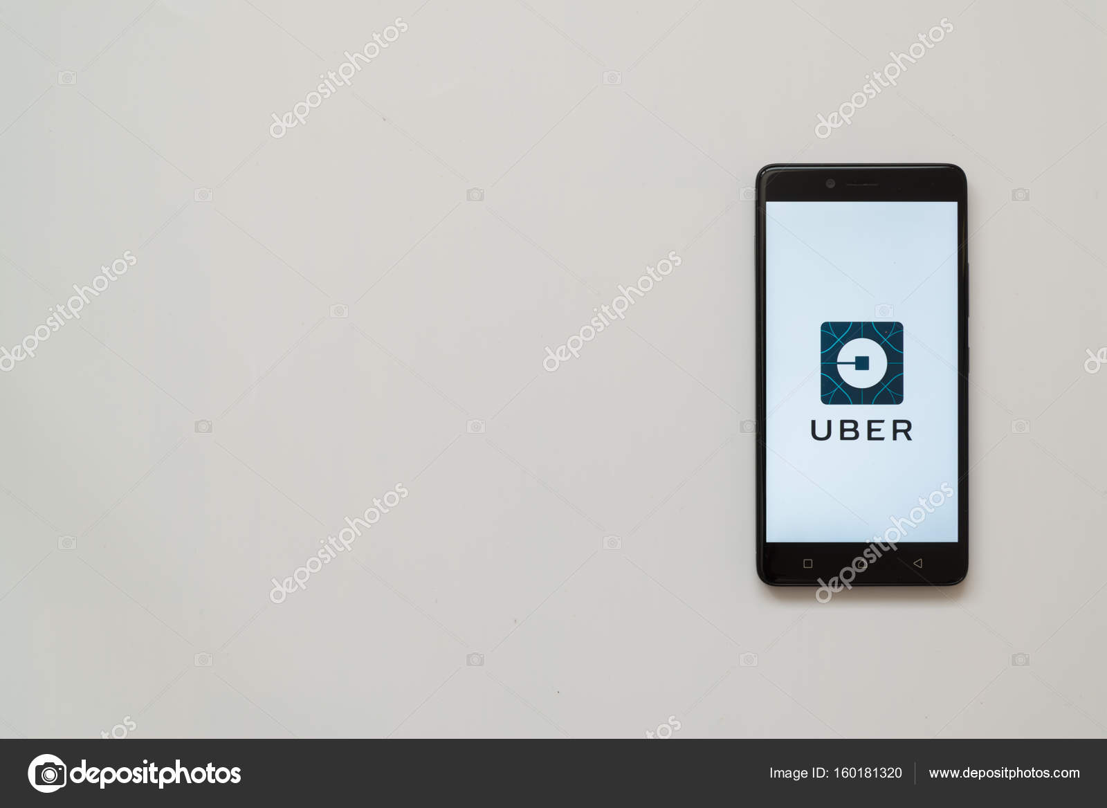 Uber logo on smartphone screen – Stock Editorial Photo © Pe3check ...