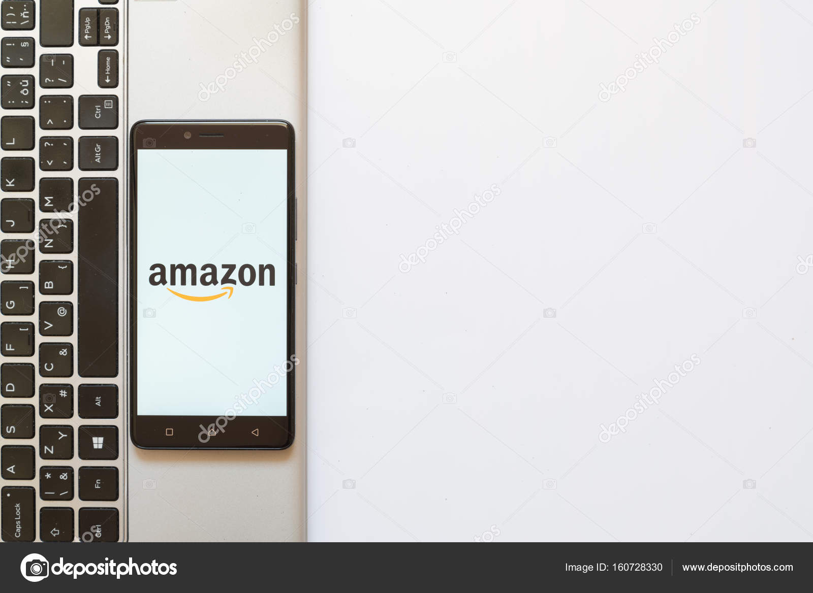 Amazon logo on smartphone screen – Stock Editorial Photo © Pe3check ...