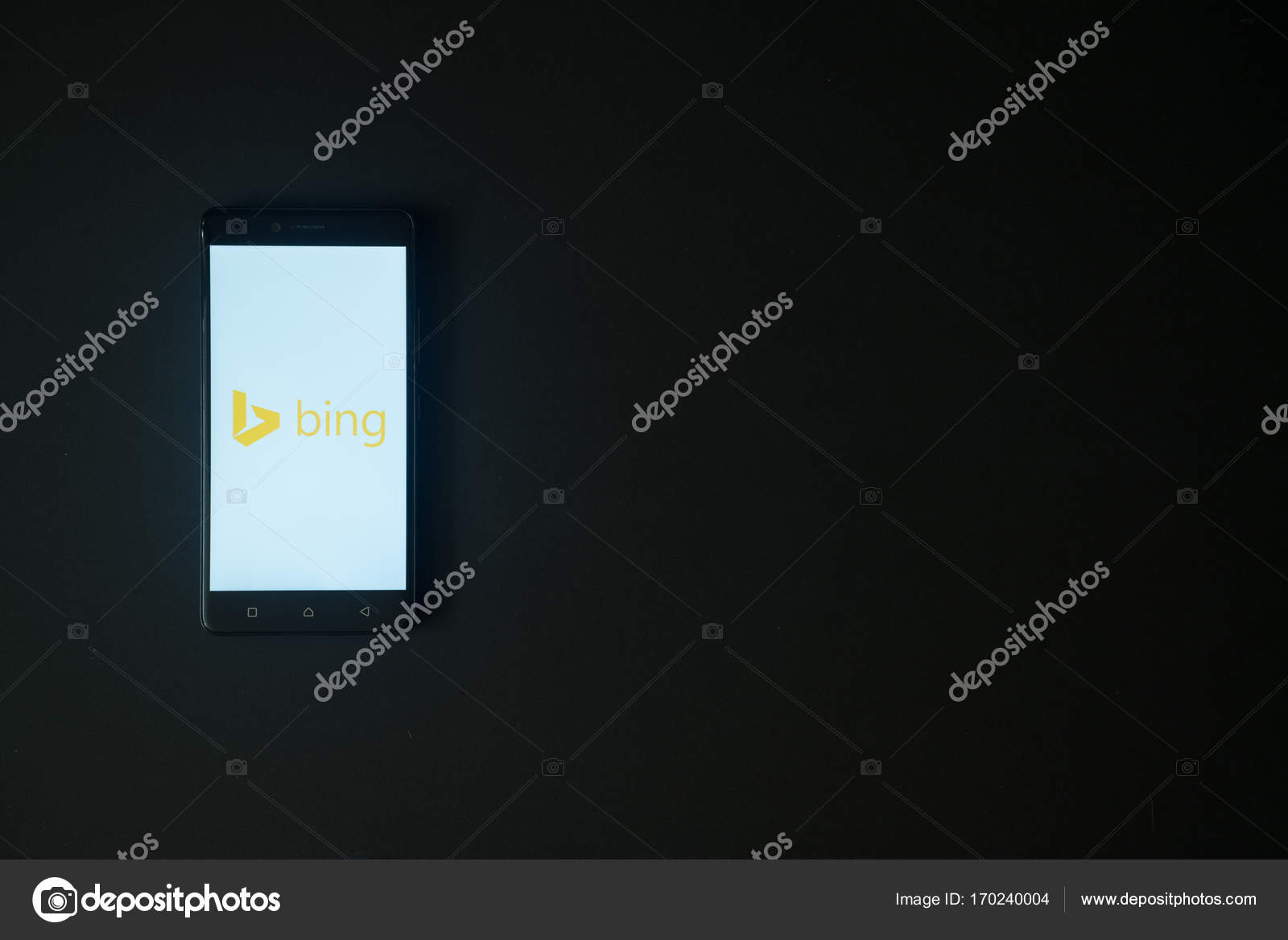 Microsoft Bing logo on smartphone screen on black background — Stock ...