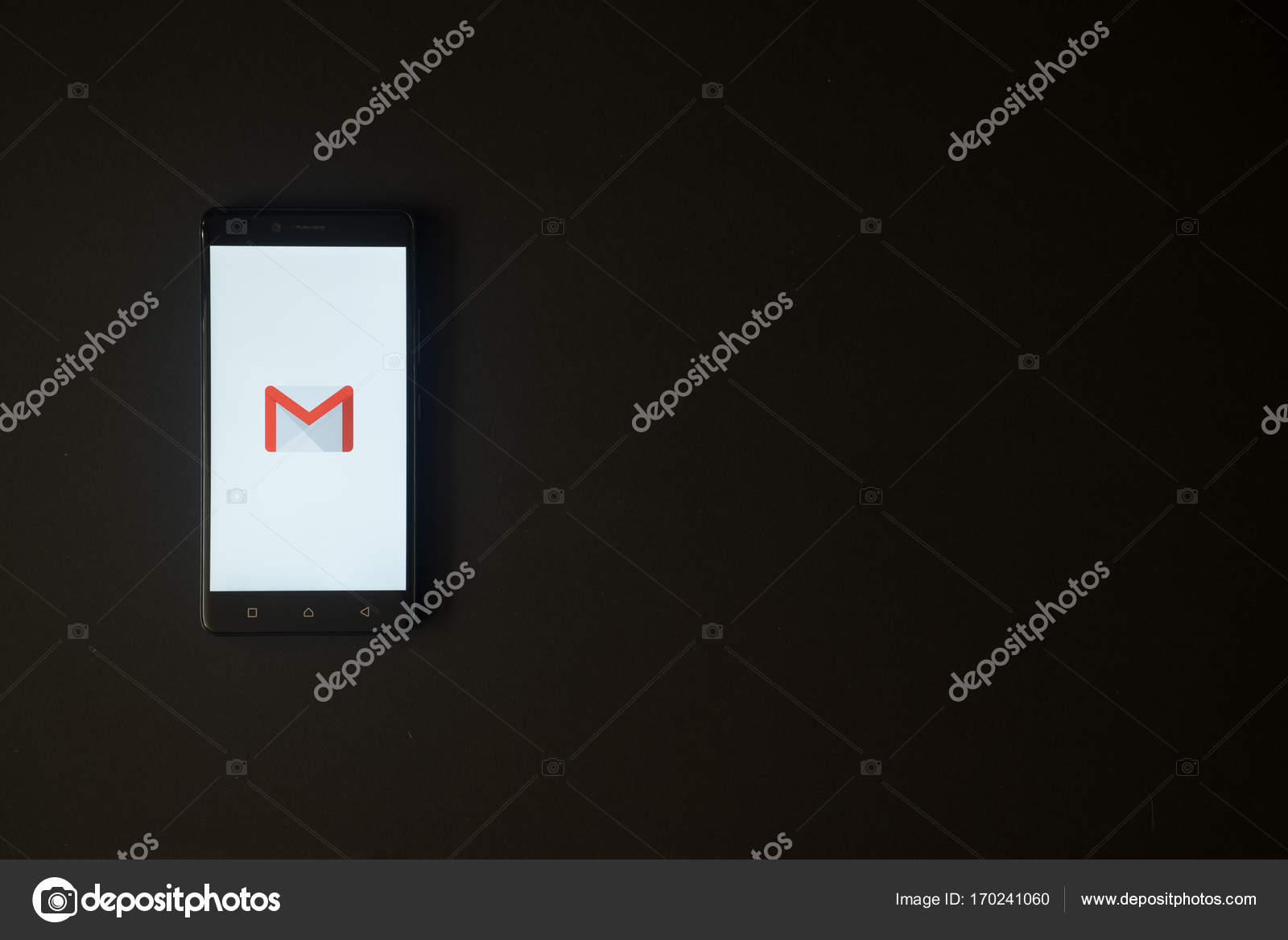 Gmail logo on smartphone screen on black background — Stock Editorial ...