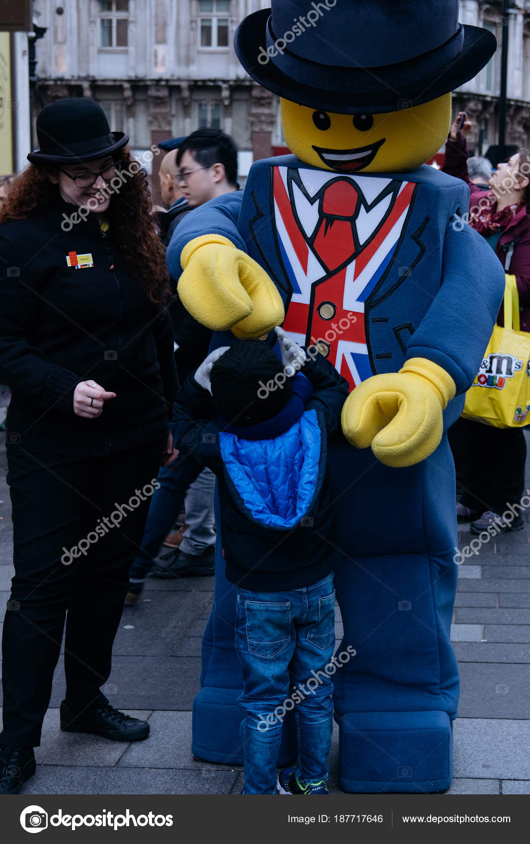 London March 2018 Man Dressed Lego Man Costume Shop Attendee — Stock ...