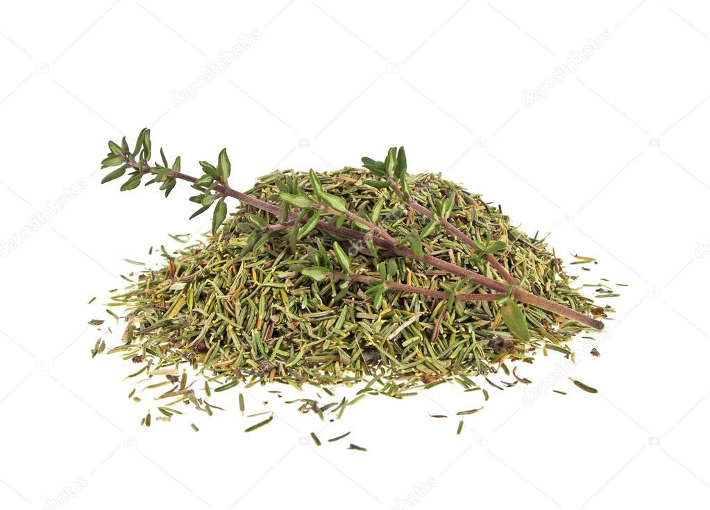 Ramo de tomillo y tomillo seco aislado sobre fondo blanco 2024