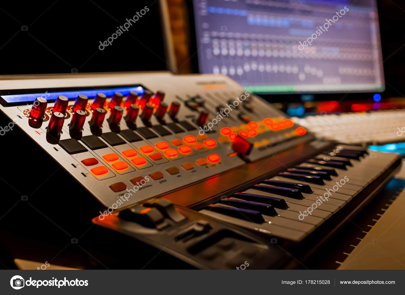 Professional Midi Keyboard Synthesizer Recording Studio — Stock Photo ...