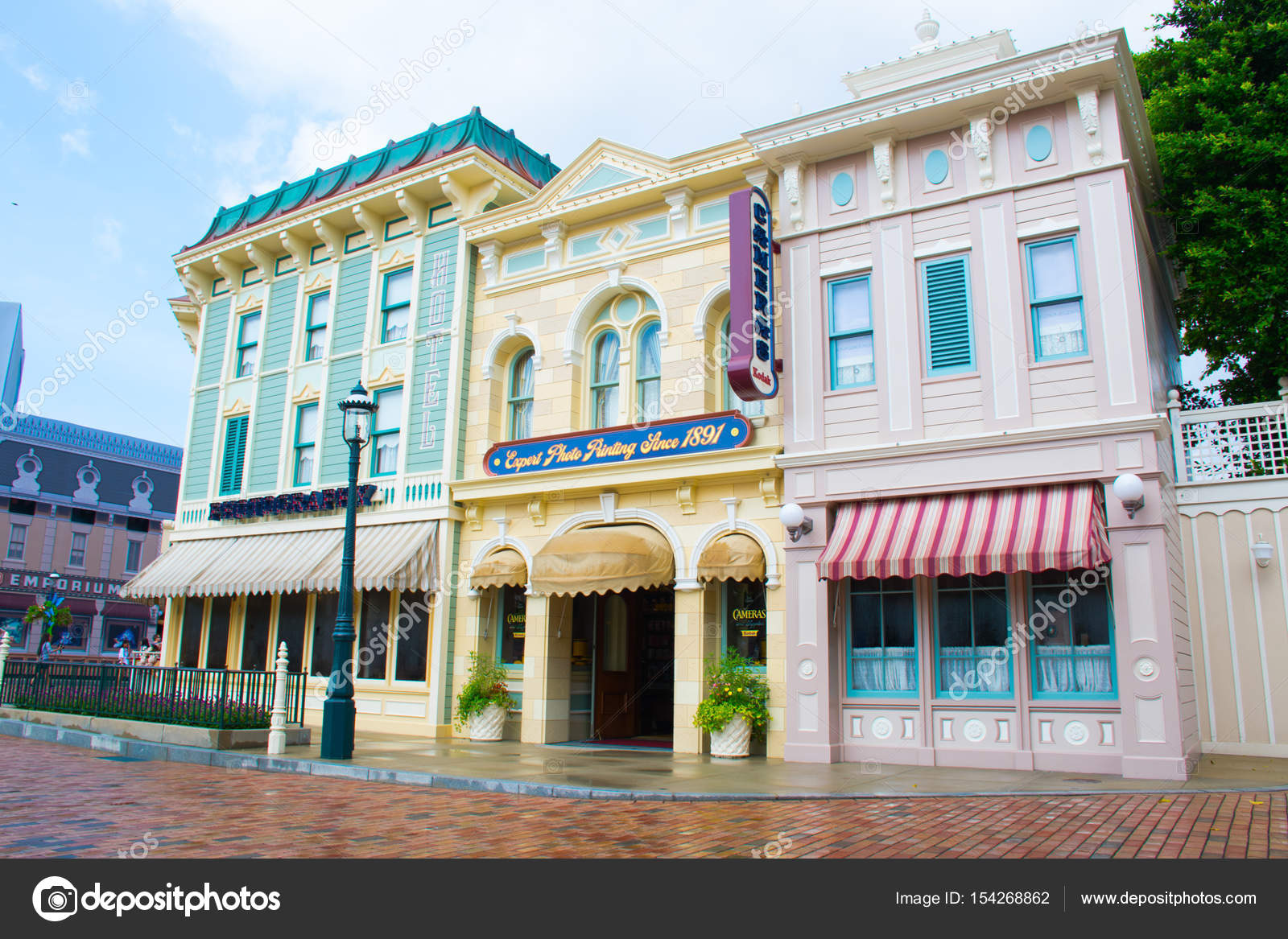 Main Street, U.S.A. in Hong Kong Disneyland — Stock Editorial Photo ...