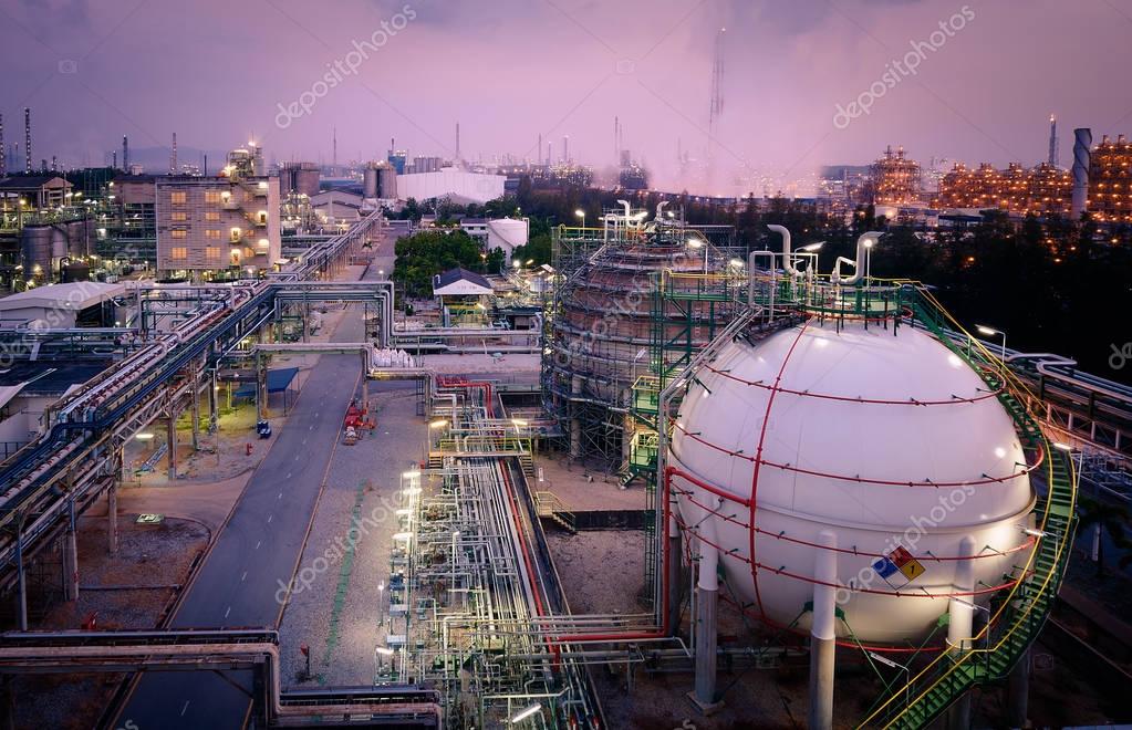 Dep sitos de esfera de almacenamiento de gas en planta de la industria de refiner a de petr leo ...