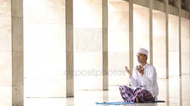 Pray Stock Videos, Royalty Free Pray Footages | Depositphotos®