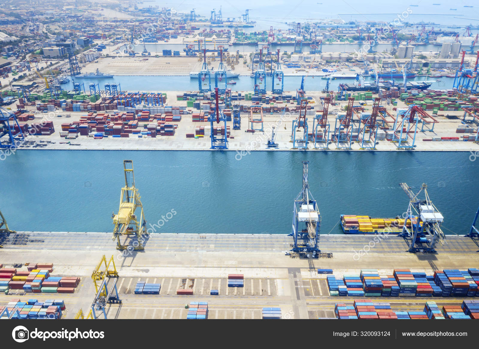 Jakarta international cargo terminal port — Stock Editorial Photo ...
