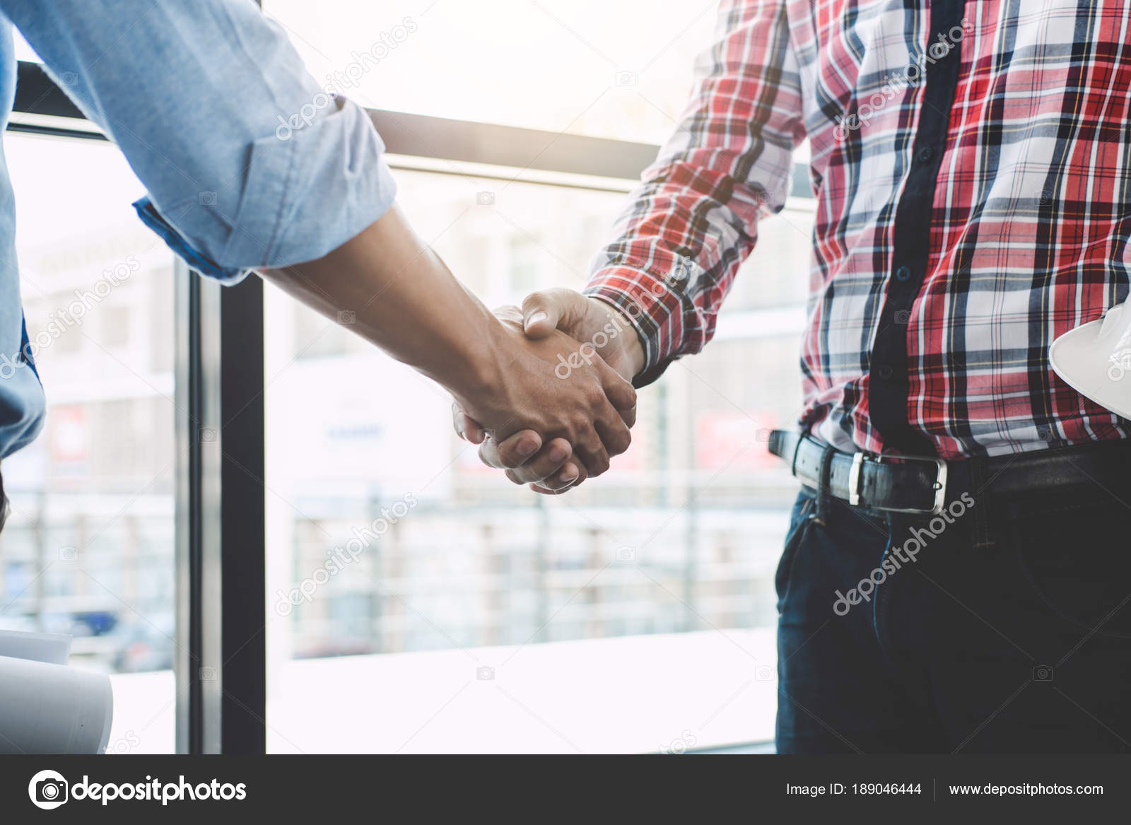 Meeting and greeting, Two engineer or architect meeting for proj ...